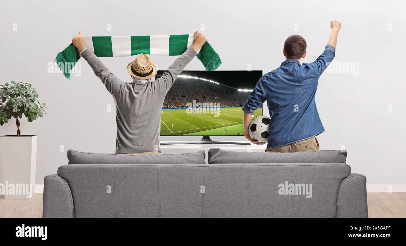 Tv screen football hi-res stock photography and images - Alamy
