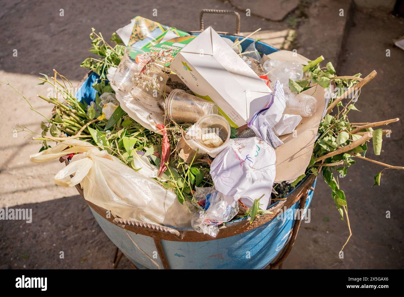 Green food waste recycling dustbin hi-res stock photography and images ...