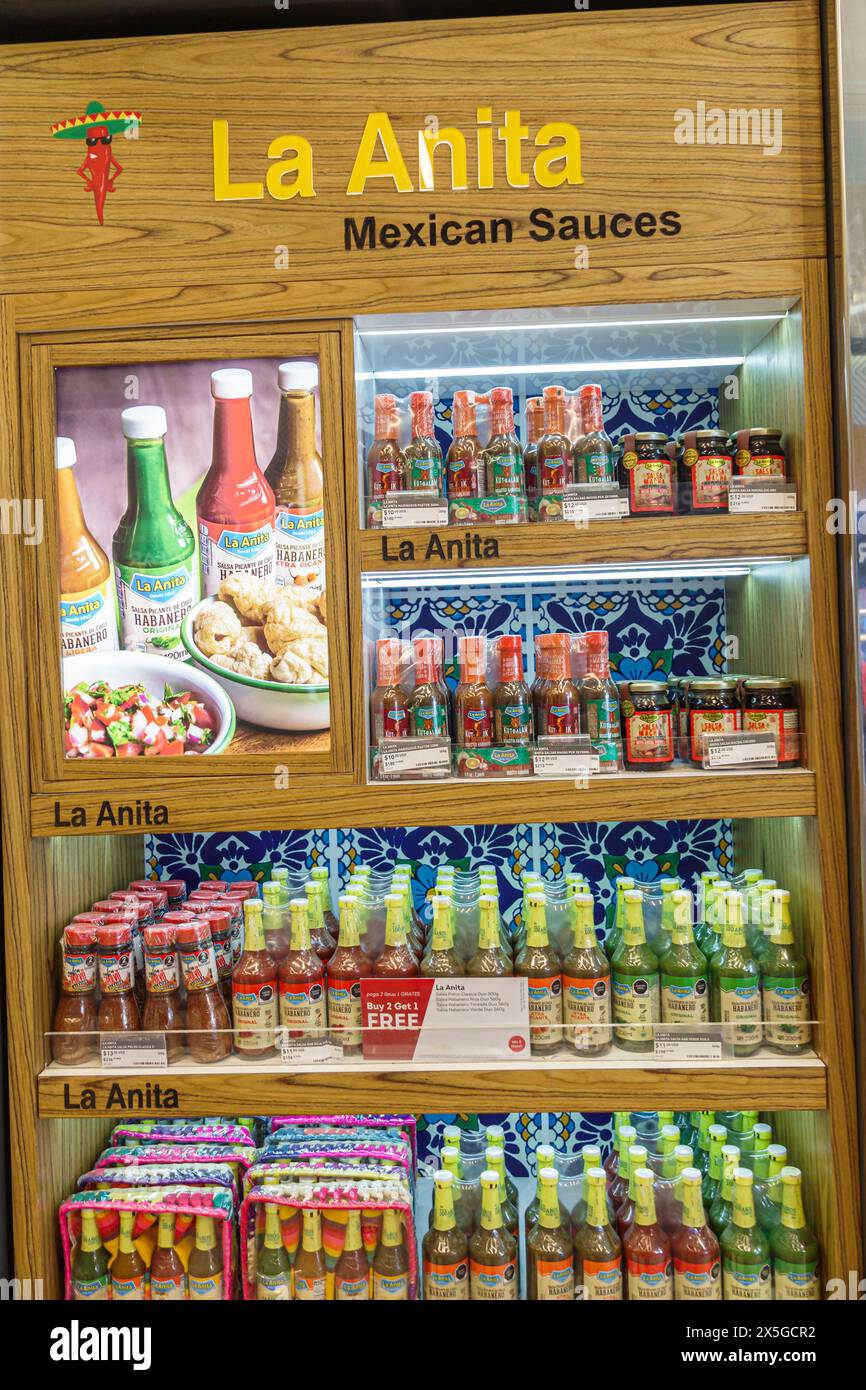 Dufry shops hi-res stock photography and images - Alamy