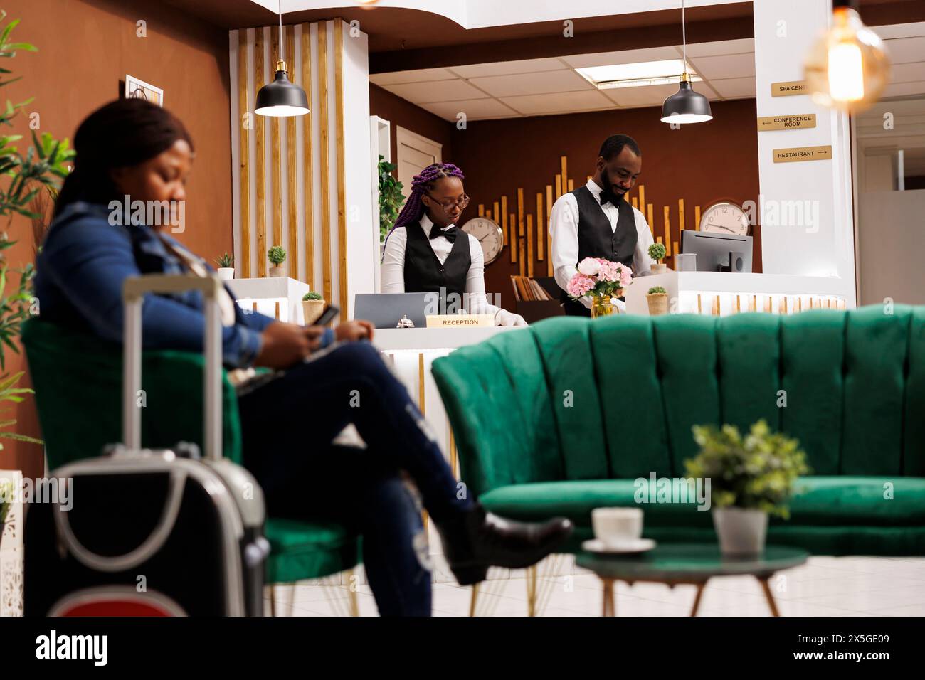 Hotel reception desk african hi-res stock photography and images - Alamy