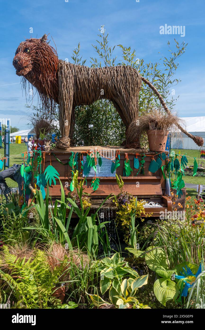 May 9th 2024. RHS Malvern Spring Festival opened today on a warm sunny ...