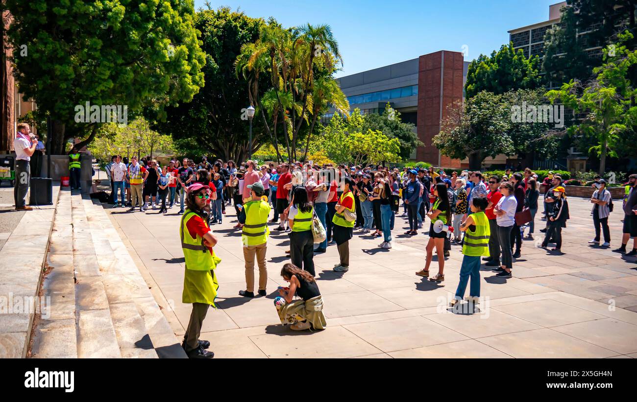 Los Angeles, USA. 9th May, 2024. Members of UAW 4811, the union ...