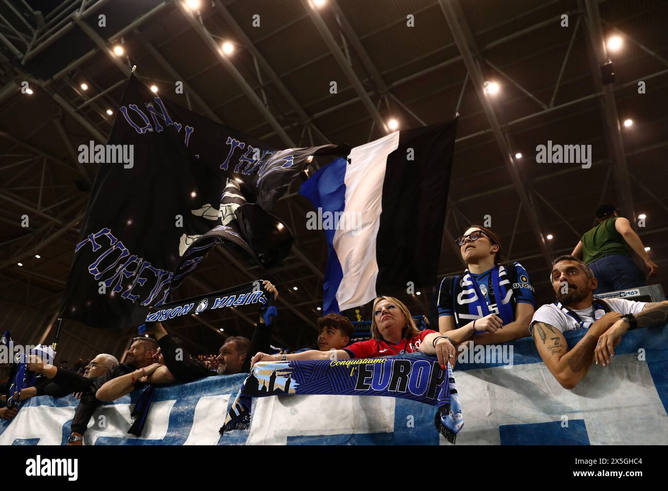 Bergamo, Italy. 9th May, 2024. Atalanta BC fans celebrate the team's ...