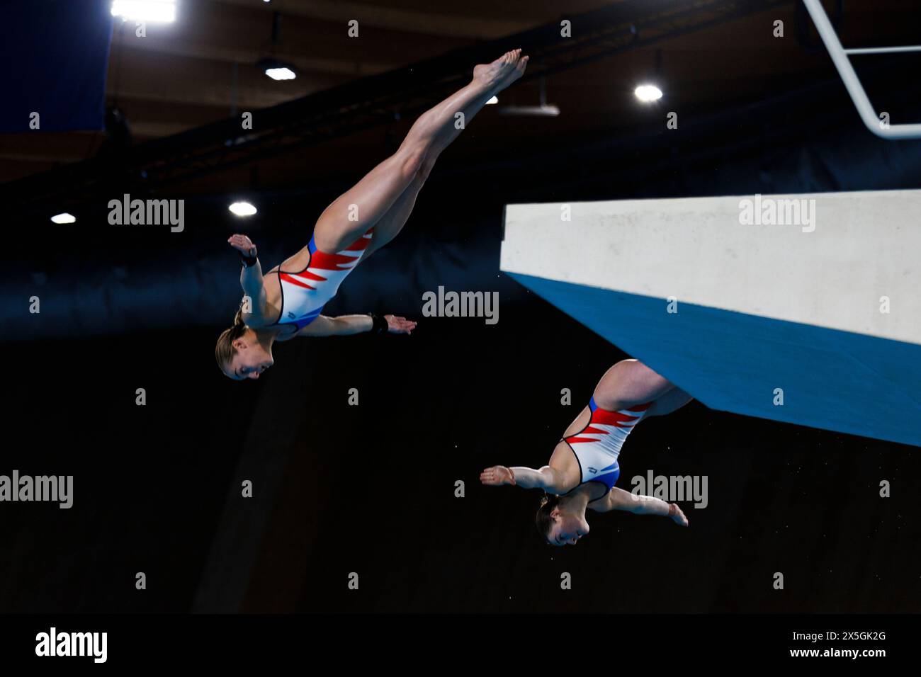Platform synchronized diving hi-res stock photography and images - Alamy