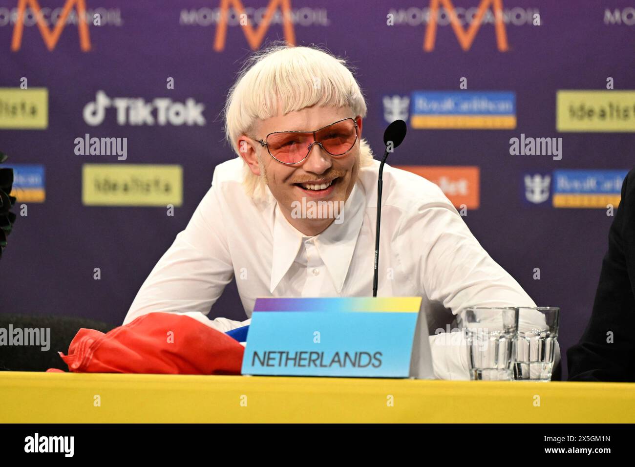 Joost Klein representing the Netherlands with the song "Europapa ...