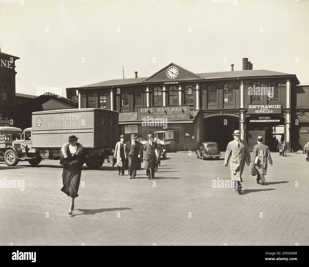1930s new york city ferry hi-res stock photography and images - Alamy