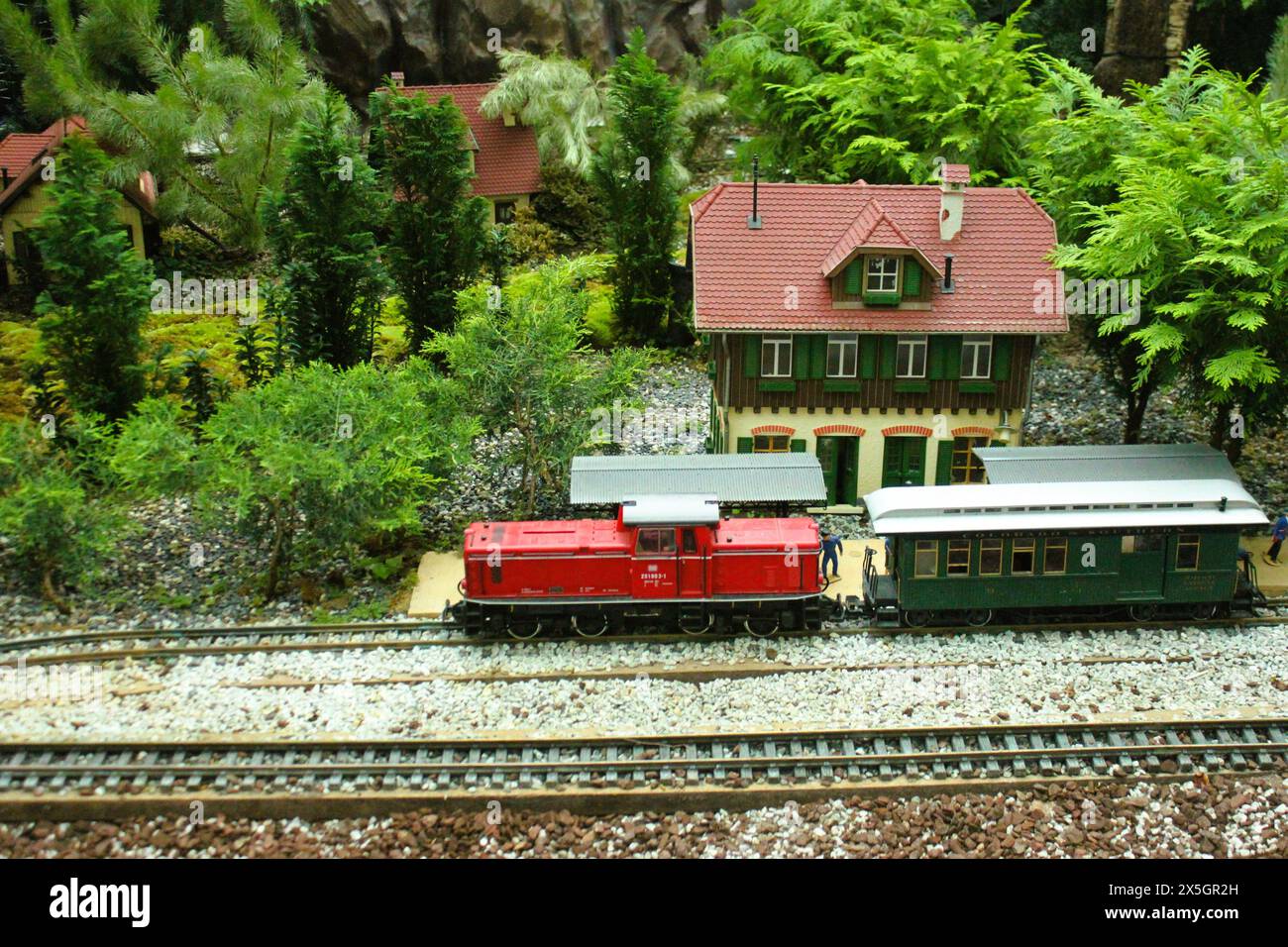 Model train tracks in hi-res stock photography and images - Alamy