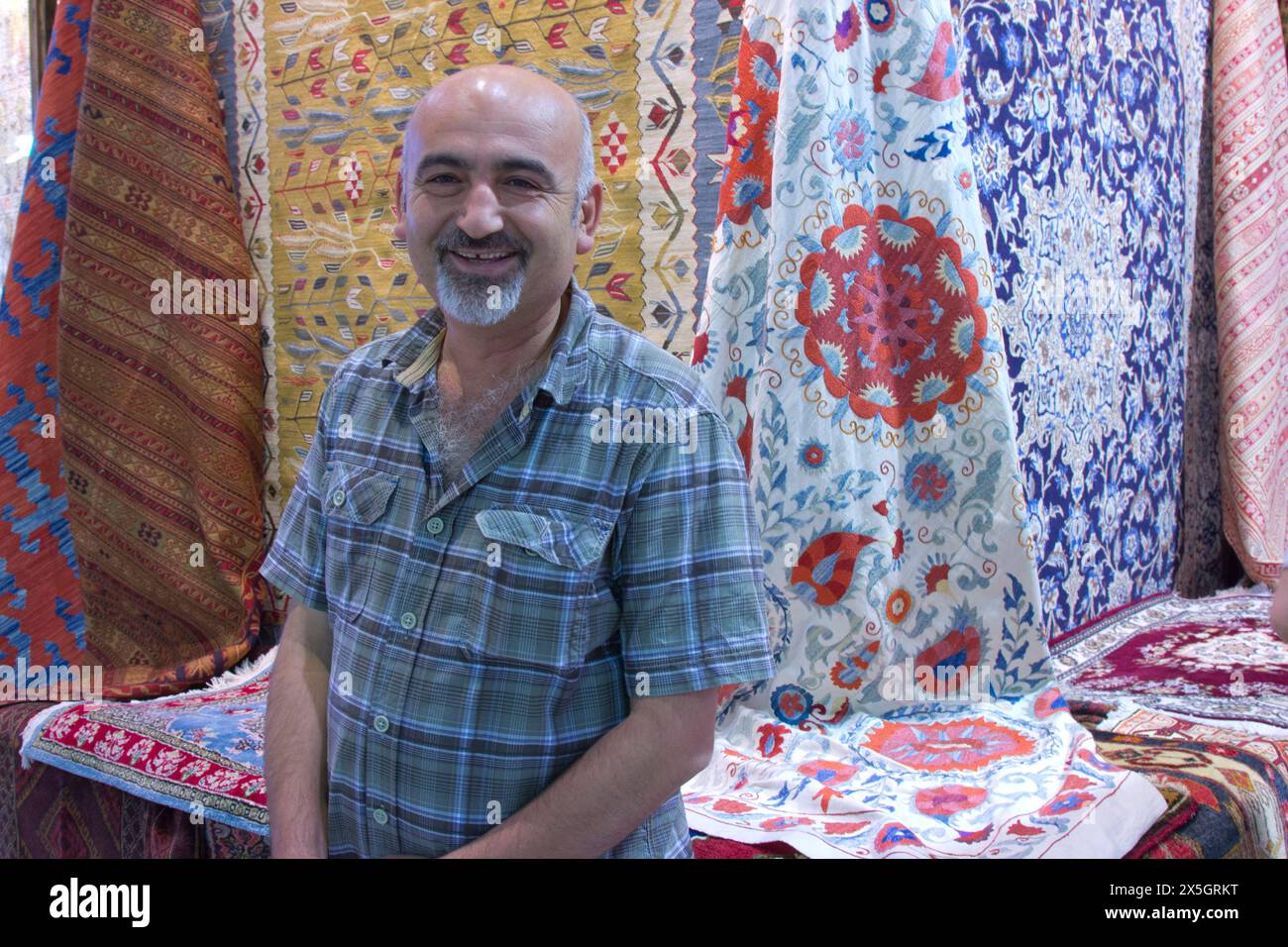 Woman in headscarf istanbul hi-res stock photography and images - Alamy