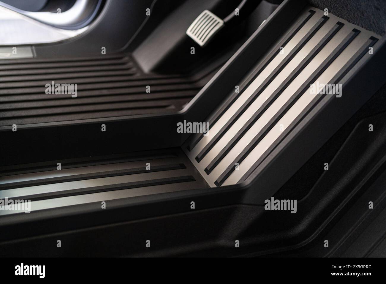 Cybertruck details hi-res stock photography and images - Alamy