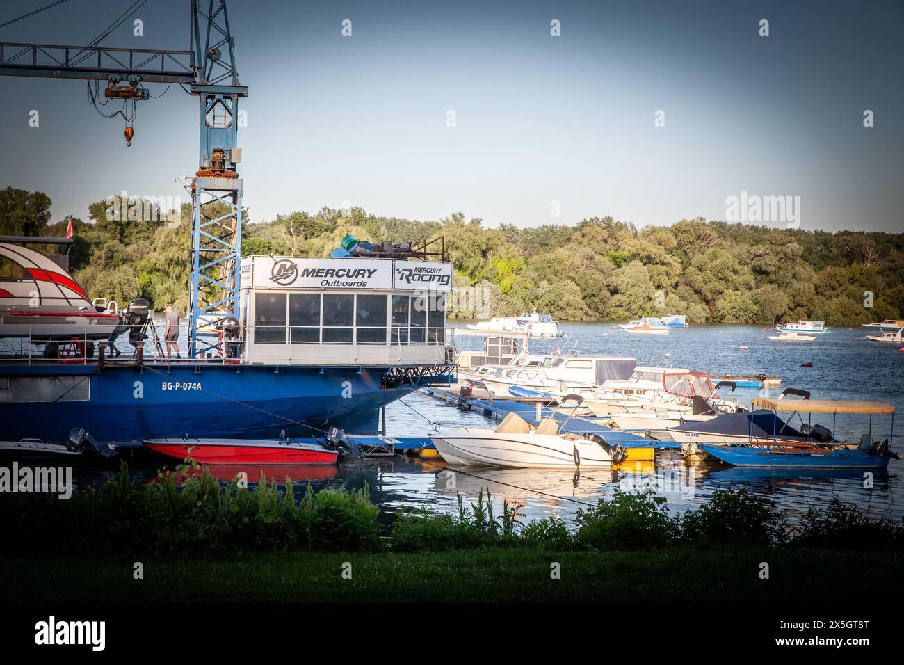 Picture of a sign with the logo of Mercury Racing on their retaier in ...