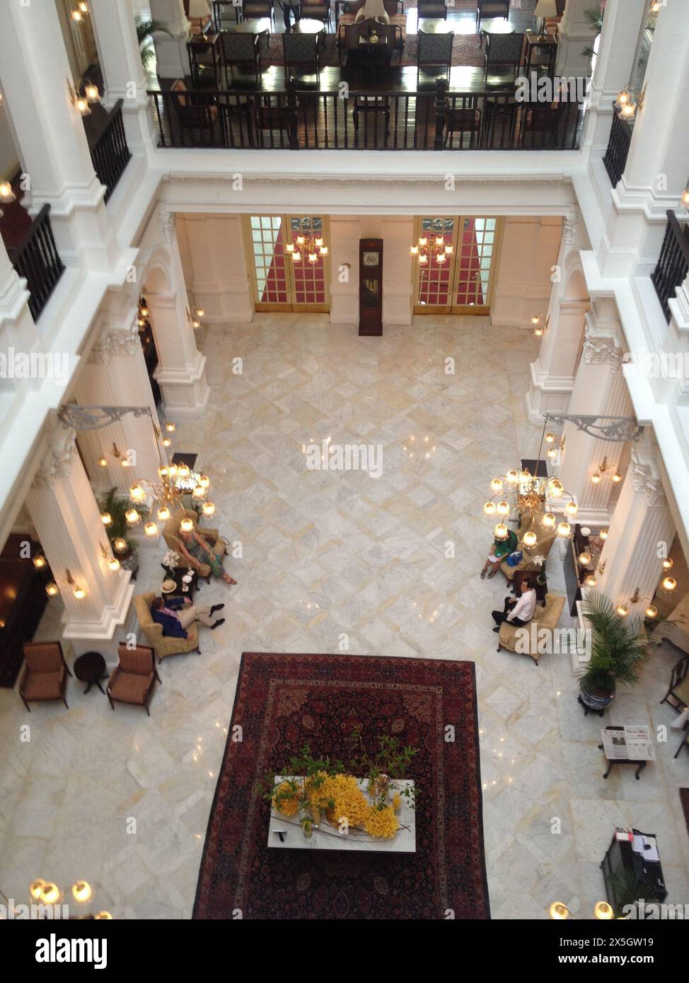 Raffles Hotel and Singapore Stock Photo - Alamy