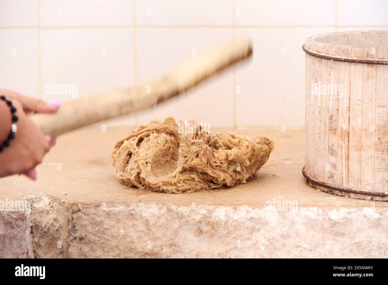 Handmade paper making process using vegetable fibers in an artisan ...