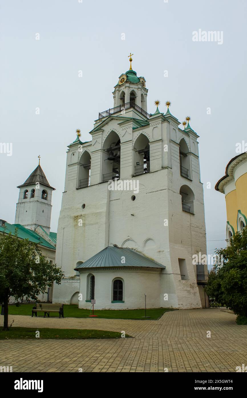 Yaroslavl Spaso-Preobrazhensky monastery architecture of ancient Russia ...