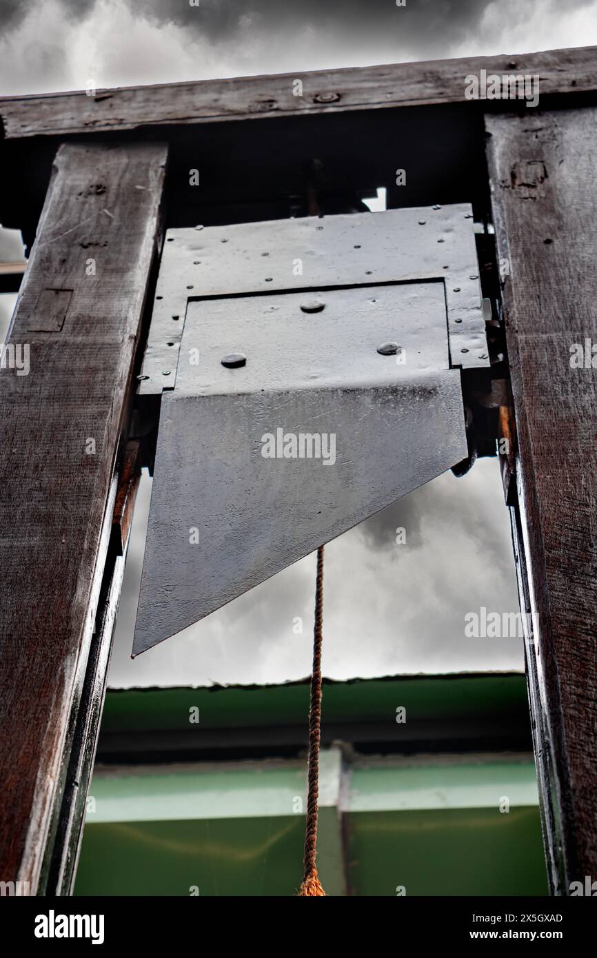 Execution by guillotine hi-res stock photography and images - Alamy