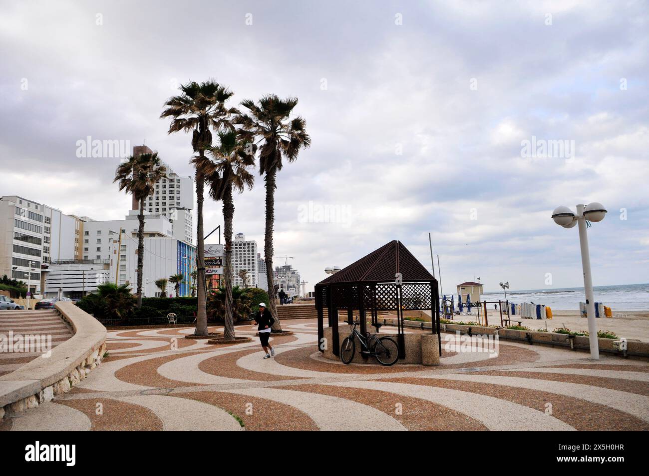 The beachfront promenade in Tel-Aviv, Israel Stock Photo - Alamy