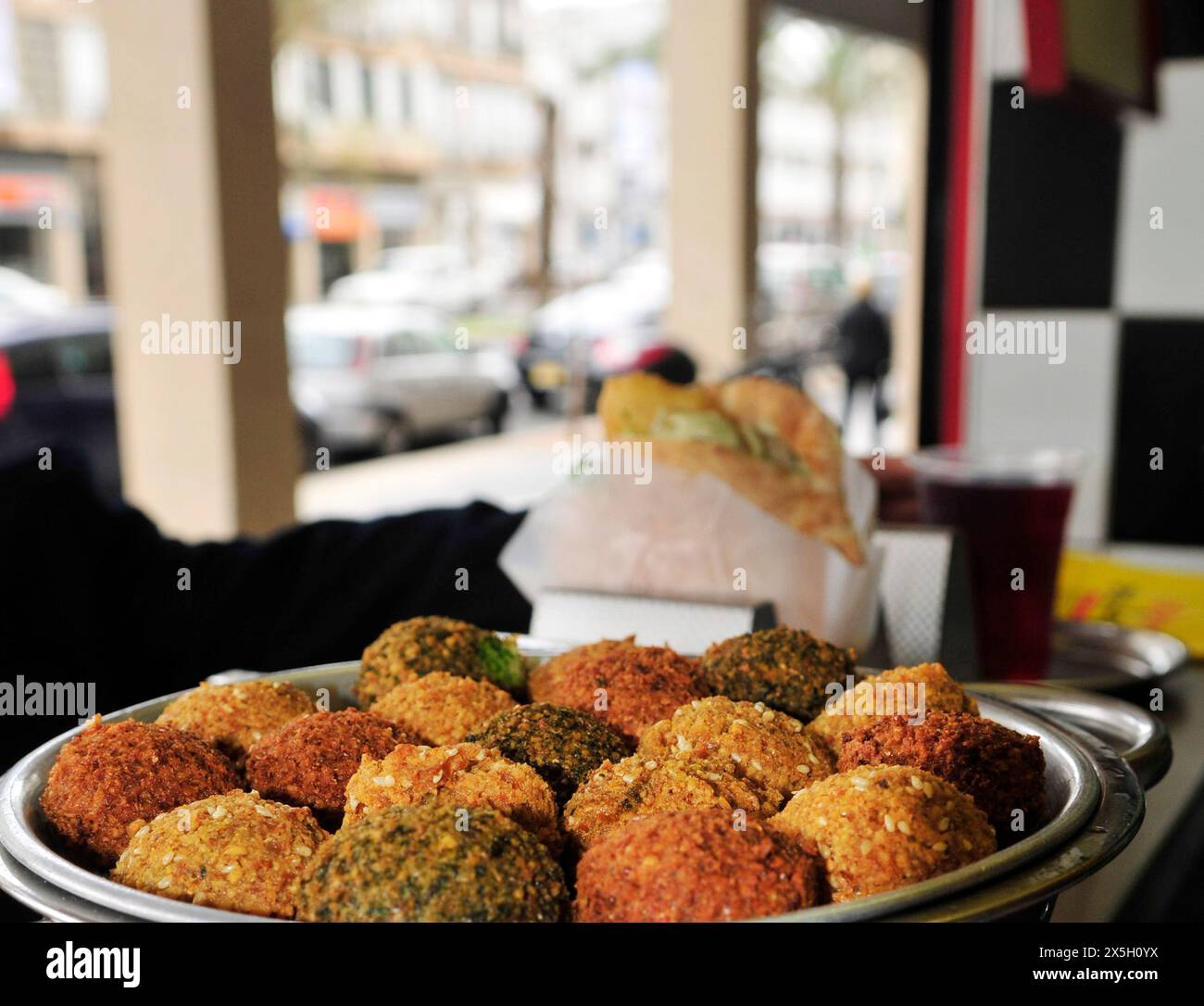 Falafels, Israel's national street food Stock Photo - Alamy
