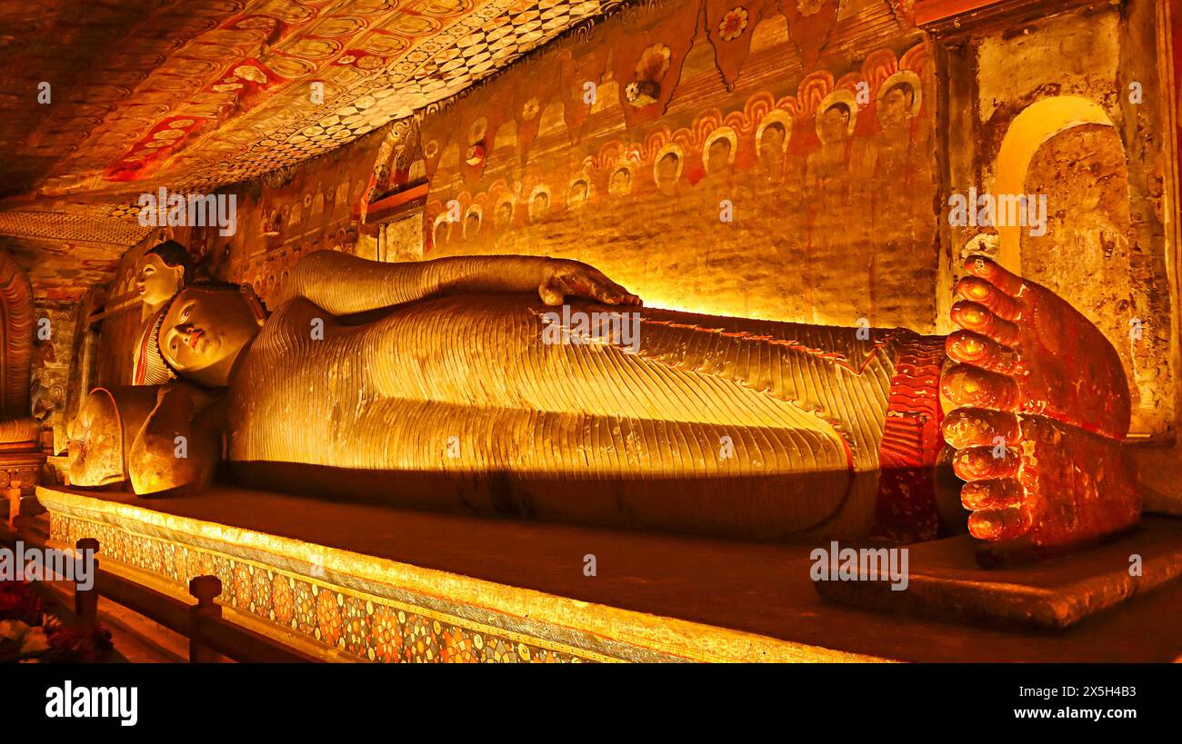 Cave 1 Deva Raja Viharaya – The Cave of ‘ Lord of the Gods. Large ...