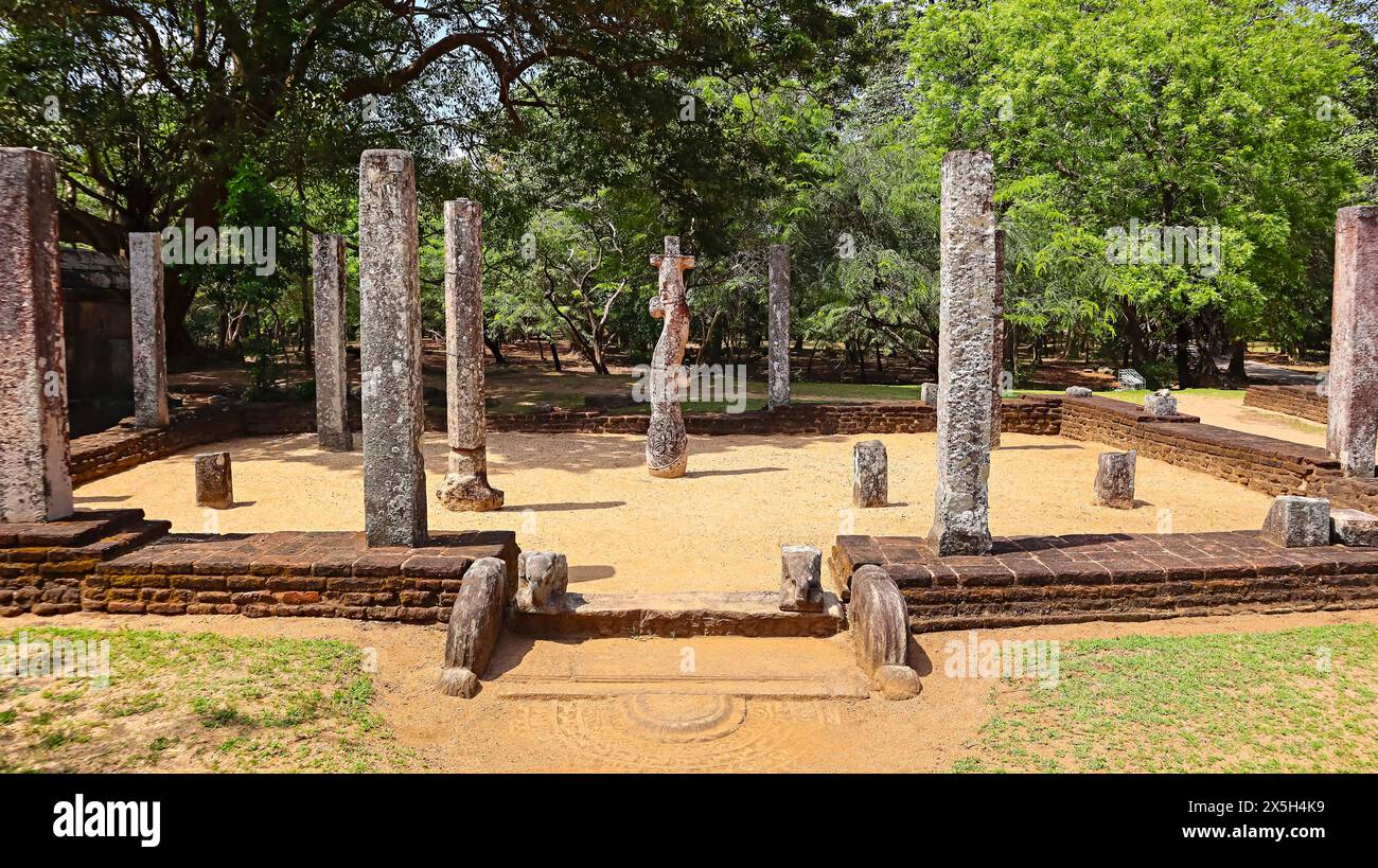 View of Pohoyageya, Unique Carved Pillars, Polonnaruwa Ancient City ...