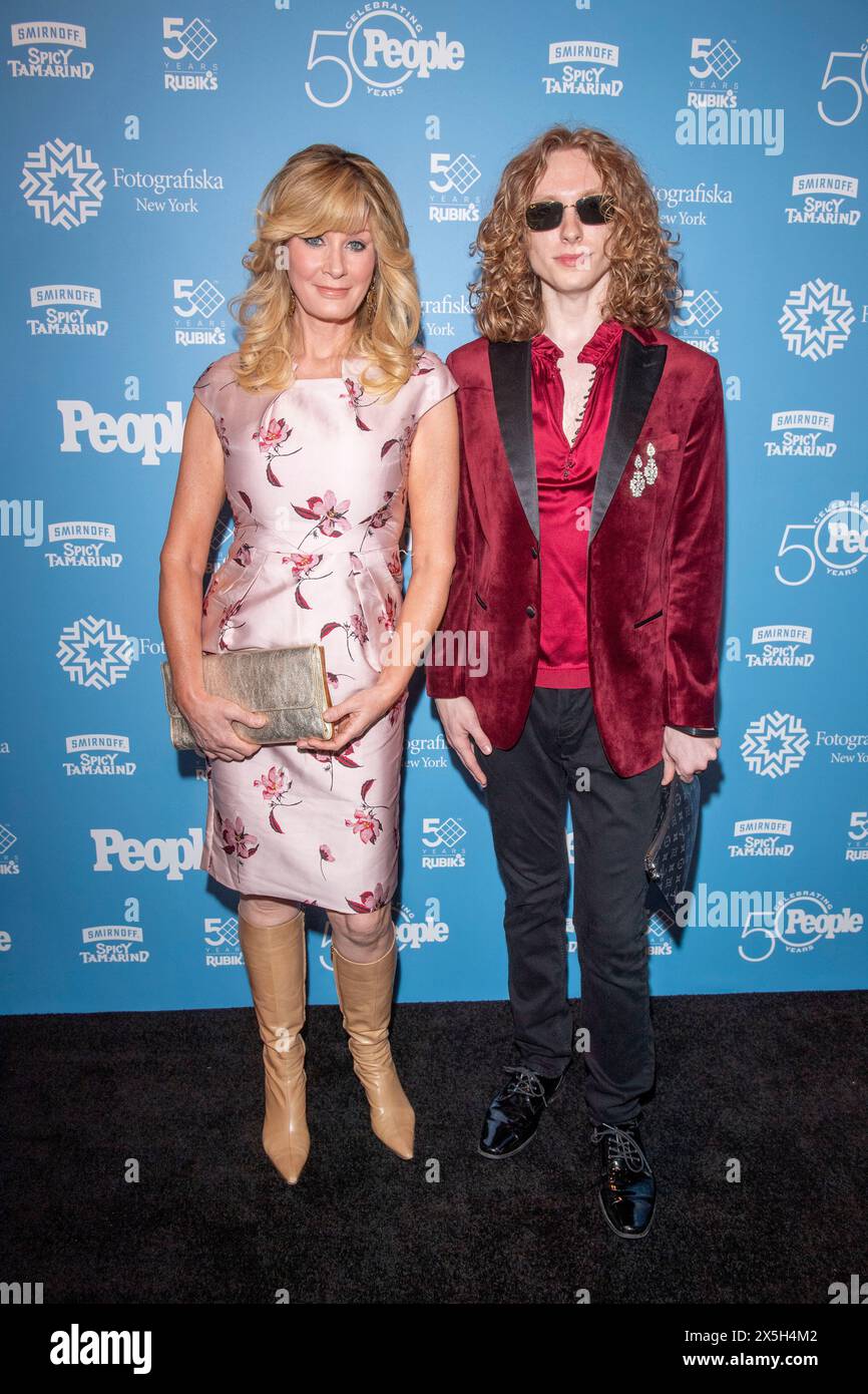 NEW YORK, NEW YORK - MAY 09: (L-R) Sandra Lee and Bryce Lee attend ...