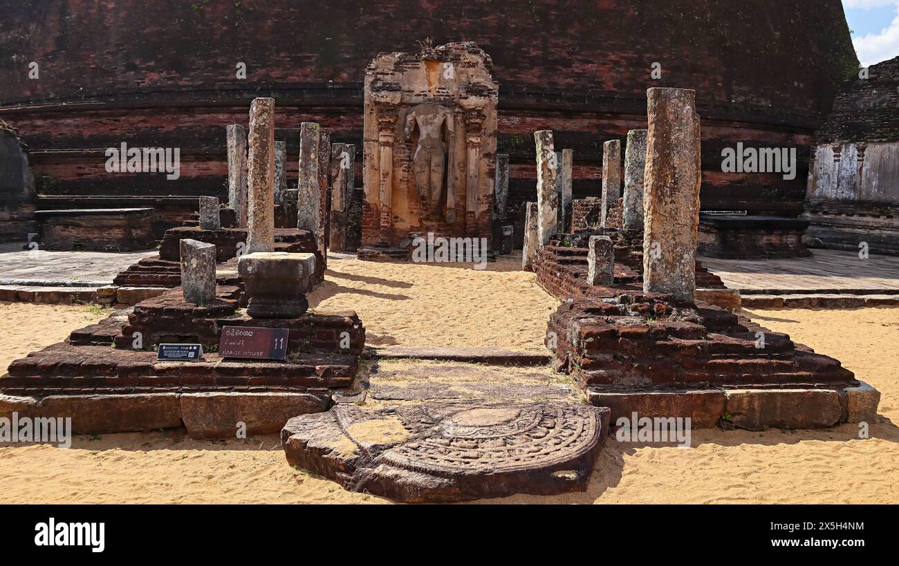 Standing Statue of Lord Buddha of Rankoth Vehera, it was Built Around ...