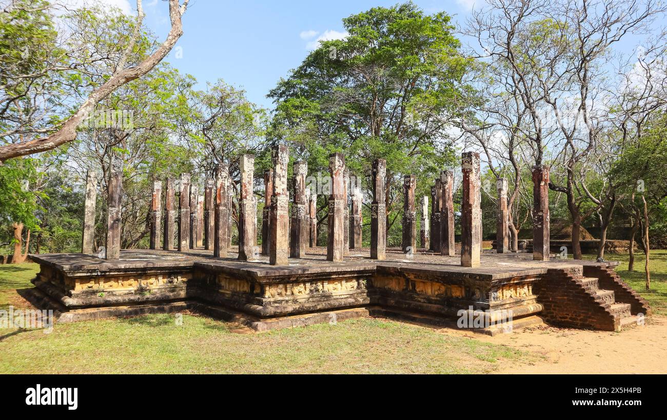 View of Hevisi Mandapaya Near Lankatilaka Temple, Polonnaruwa Ancient ...