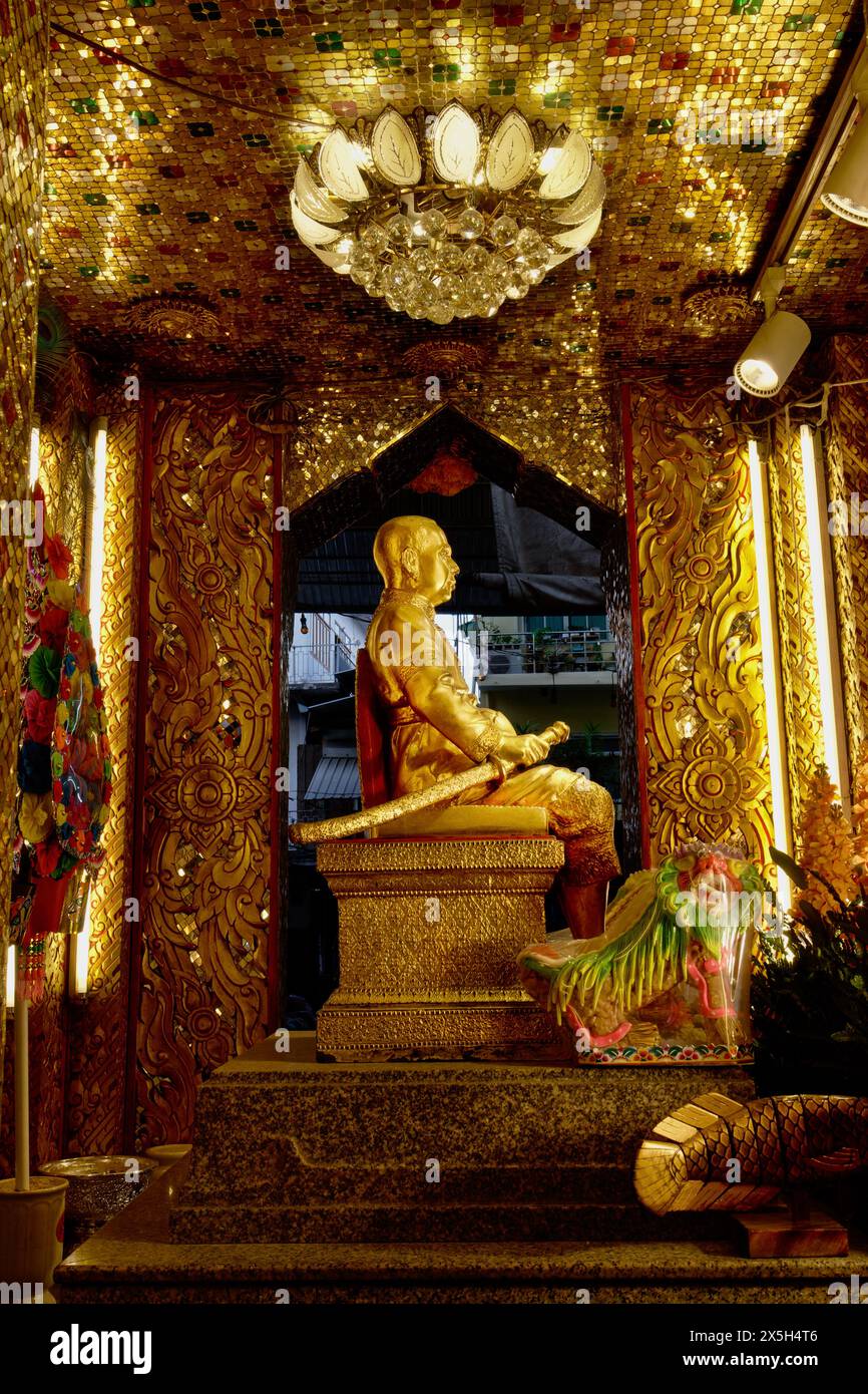 A prayer shrine at (market) Pak Klong Talaat in Bangkok, Thailand ...