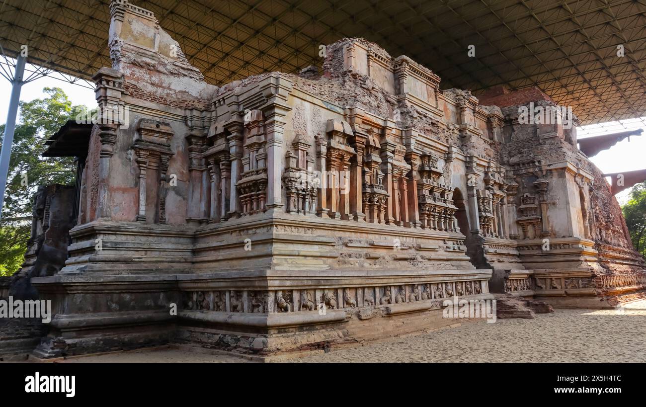 View of Thivanka Image House, Polonnaruwa Ancient City, Polonnaruwa, Sri Lanka Stock Photo - Alamy