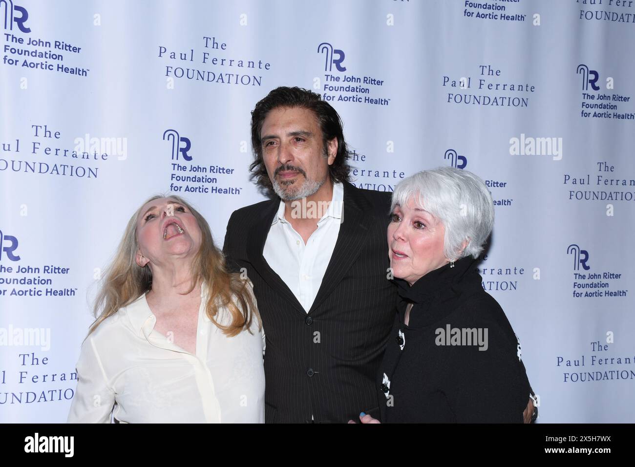 Joyce dewitt in threes company hi-res stock photography and images - Alamy