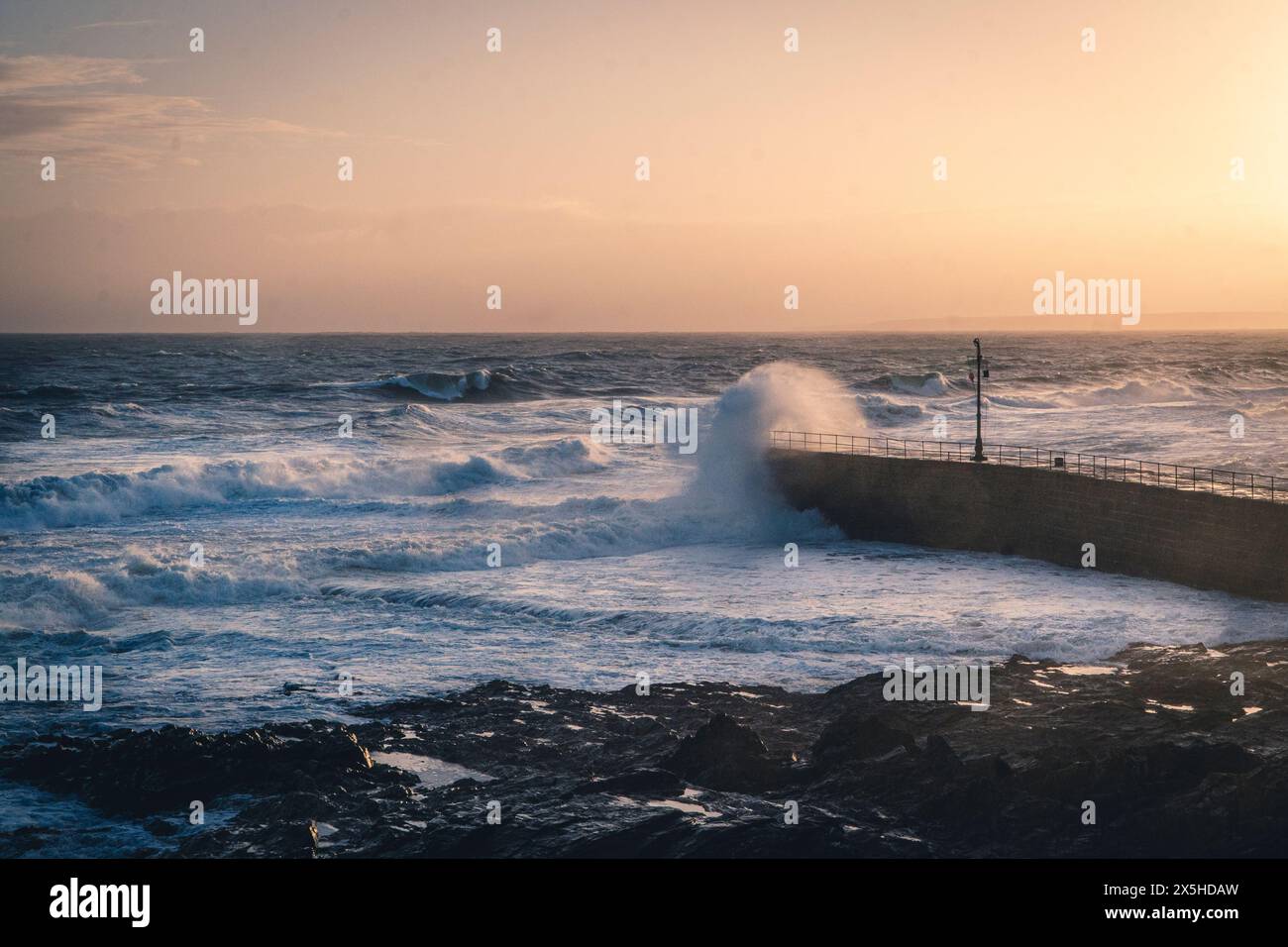 Wave battering coastline hi-res stock photography and images - Alamy