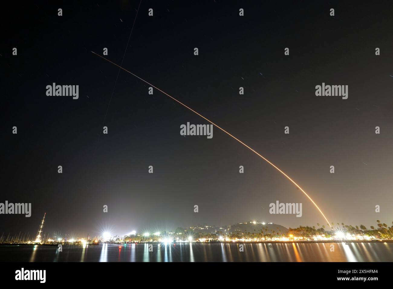 2024 starlink hi-res stock photography and images - Alamy