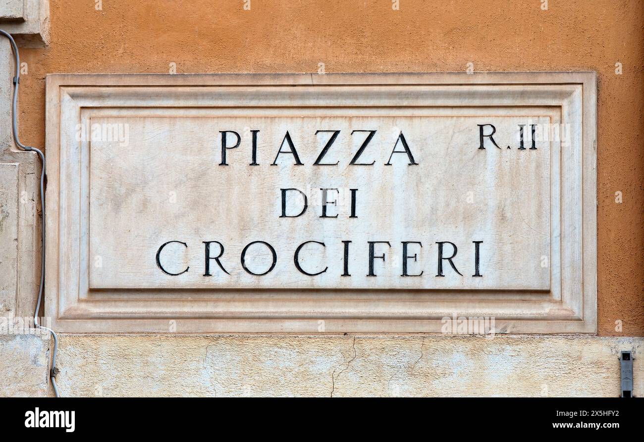 Piazza dei crociferi hi-res stock photography and images - Alamy