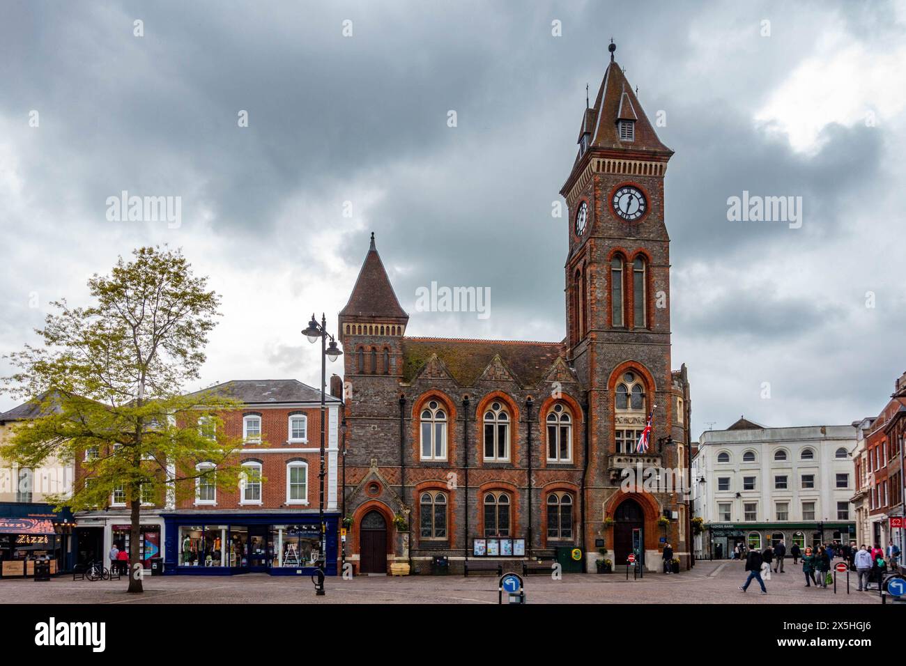 Grade ii listed town hall hi-res stock photography and images - Alamy