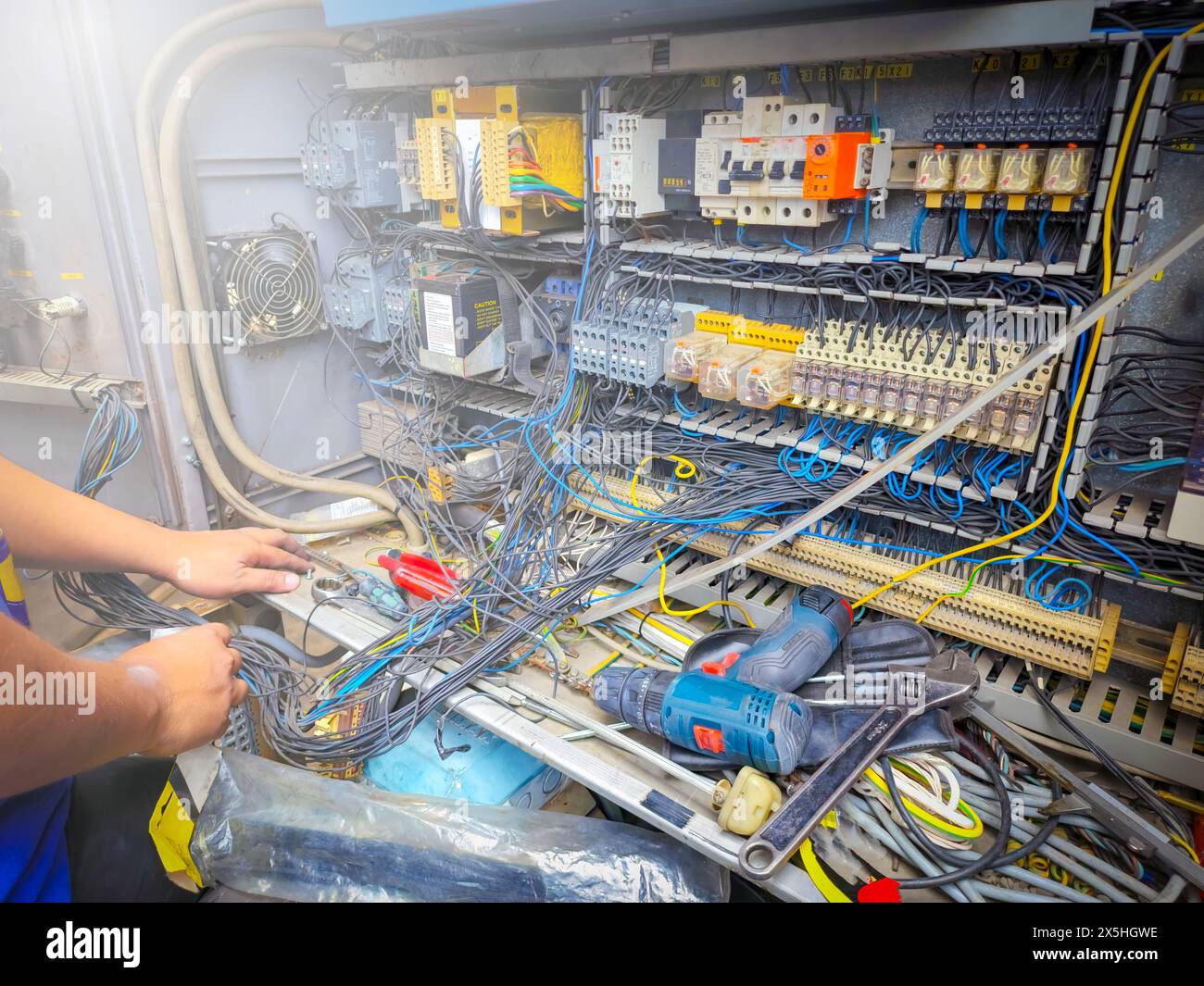 Electrical relay switch hi-res stock photography and images - Alamy