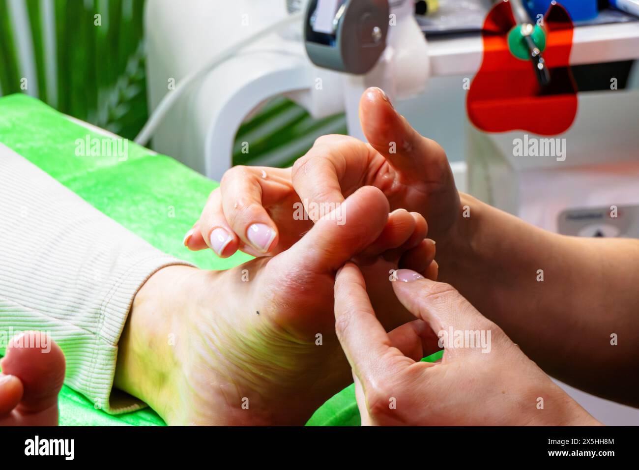 Cosmetic procedures on toes hi-res stock photography and images - Alamy