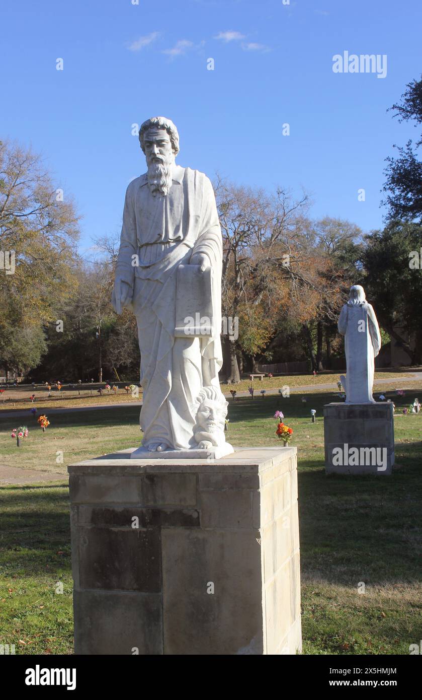 Tyler TX - December 27, 2023: Historic Statues at Memorial Park ...