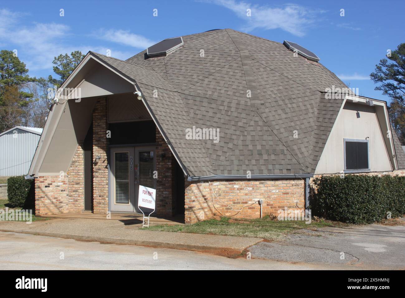 Whitehouse TX - January 4, 2024: Geodesic Building Used As Commercial ...