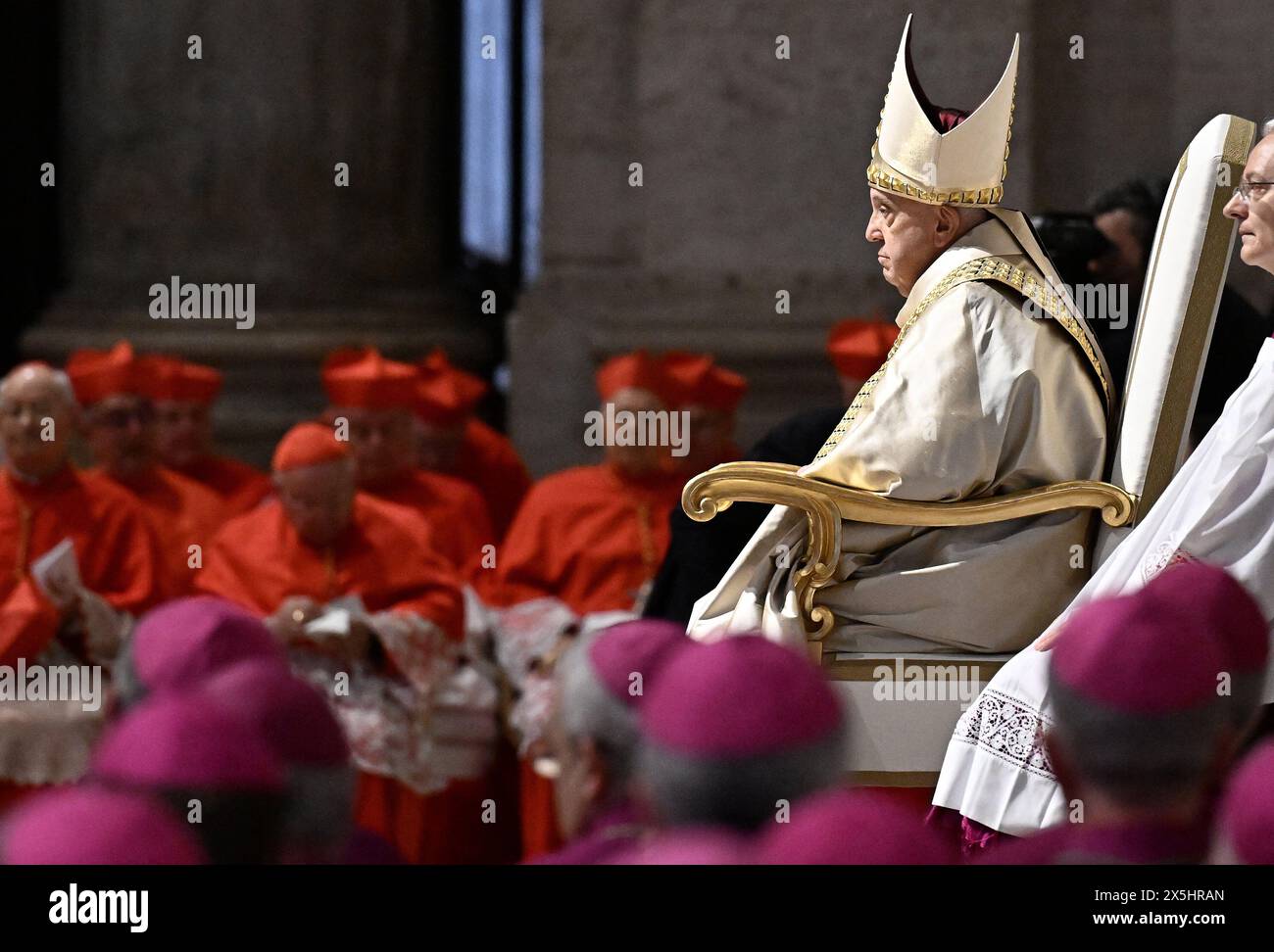 Pope Francis solemnly proclaims the upcoming Jubilee Year 2025 at a ...