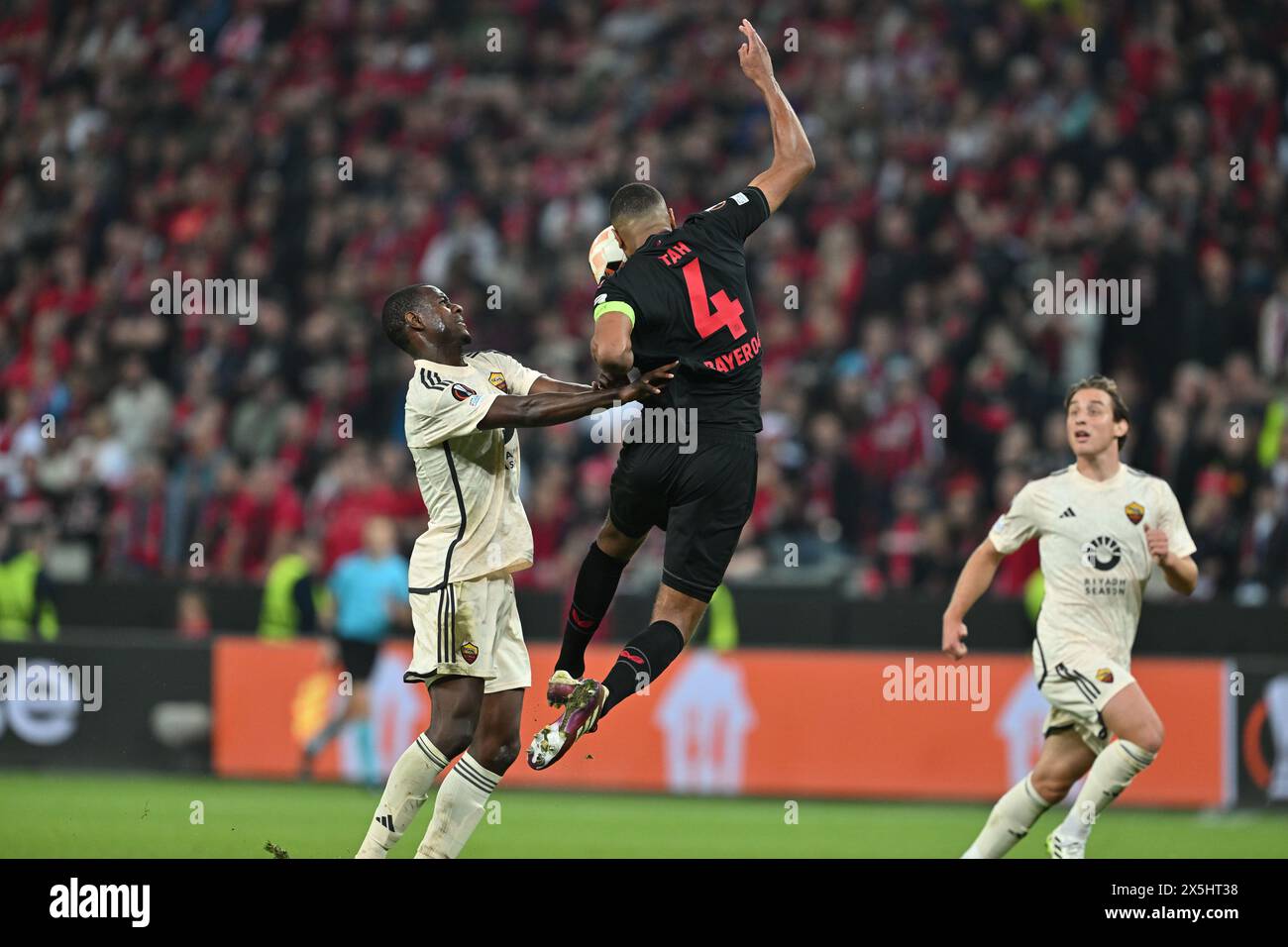 Evan N Dicka (Roma)Jonathan Tah (Bayer 04 Leverkusen) during the UEFA ...