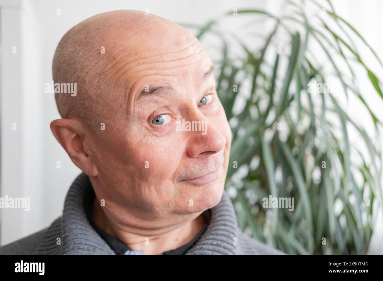 Mischievous grin hi-res stock photography and images - Alamy