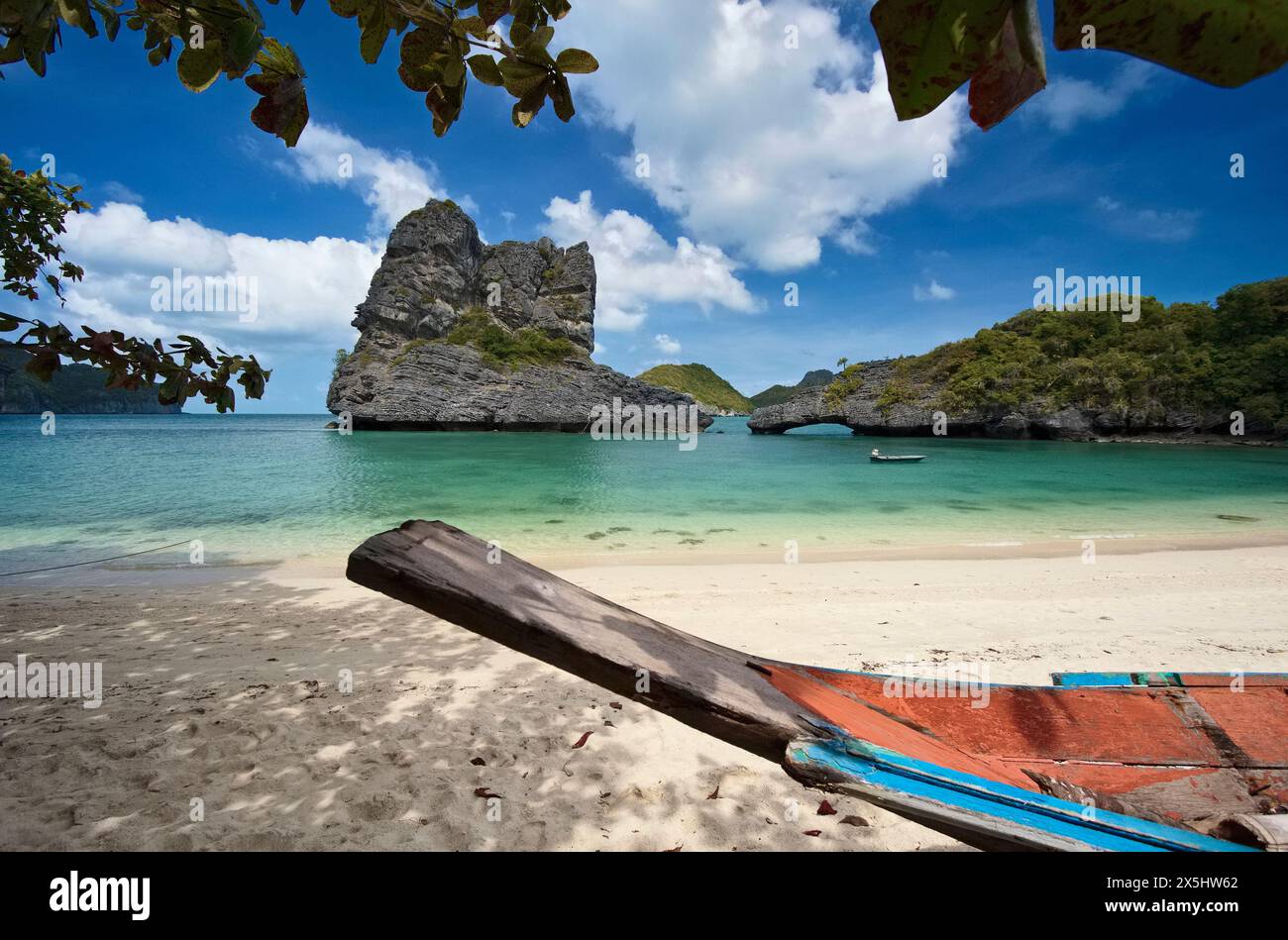 Thailand, MU KOH ANGTHONG National Marine Park, local fishing boat on ...