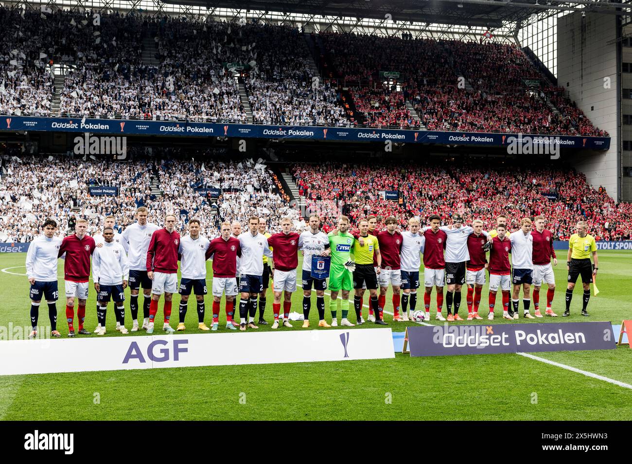 Copenhagen, Denmark. 09th, May 2024. The players from the two teams mix ...