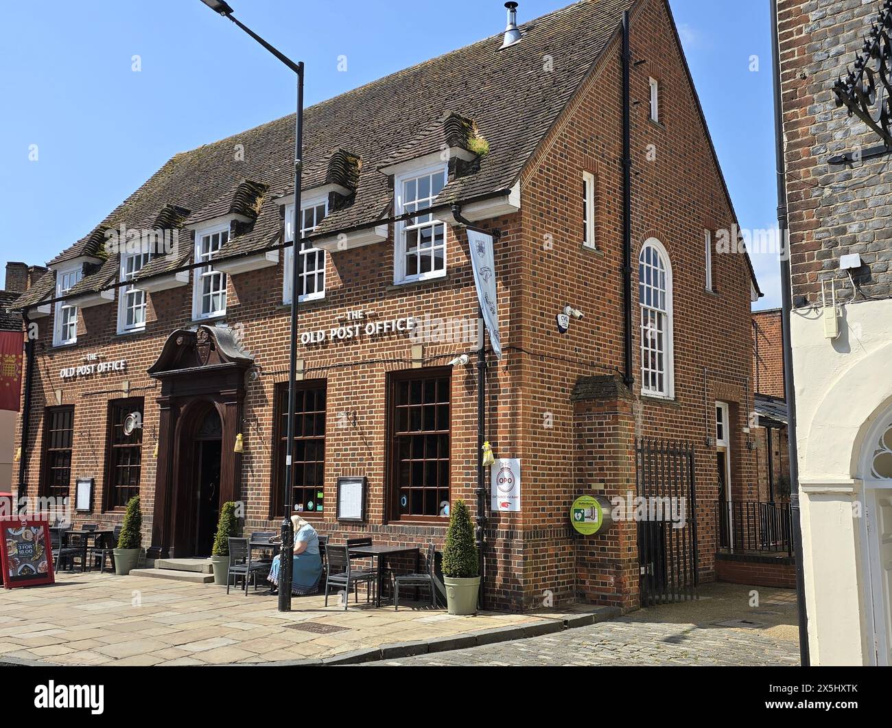The Old Post Office restaurant and pub in Walingford, UK Stock Photo ...