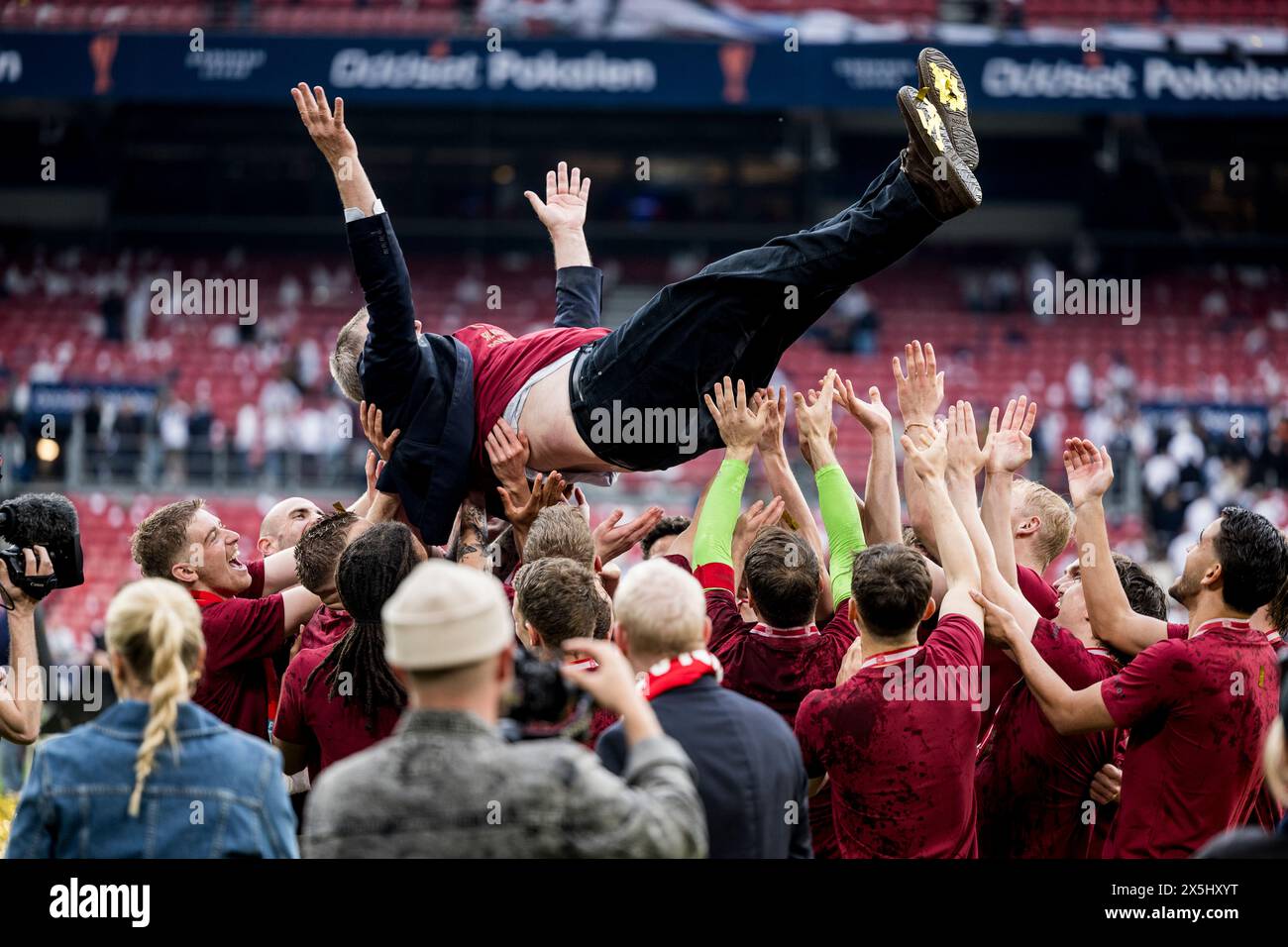 Copenhagen, Denmark. 09th, May 2024. The players pay tribute to head ...