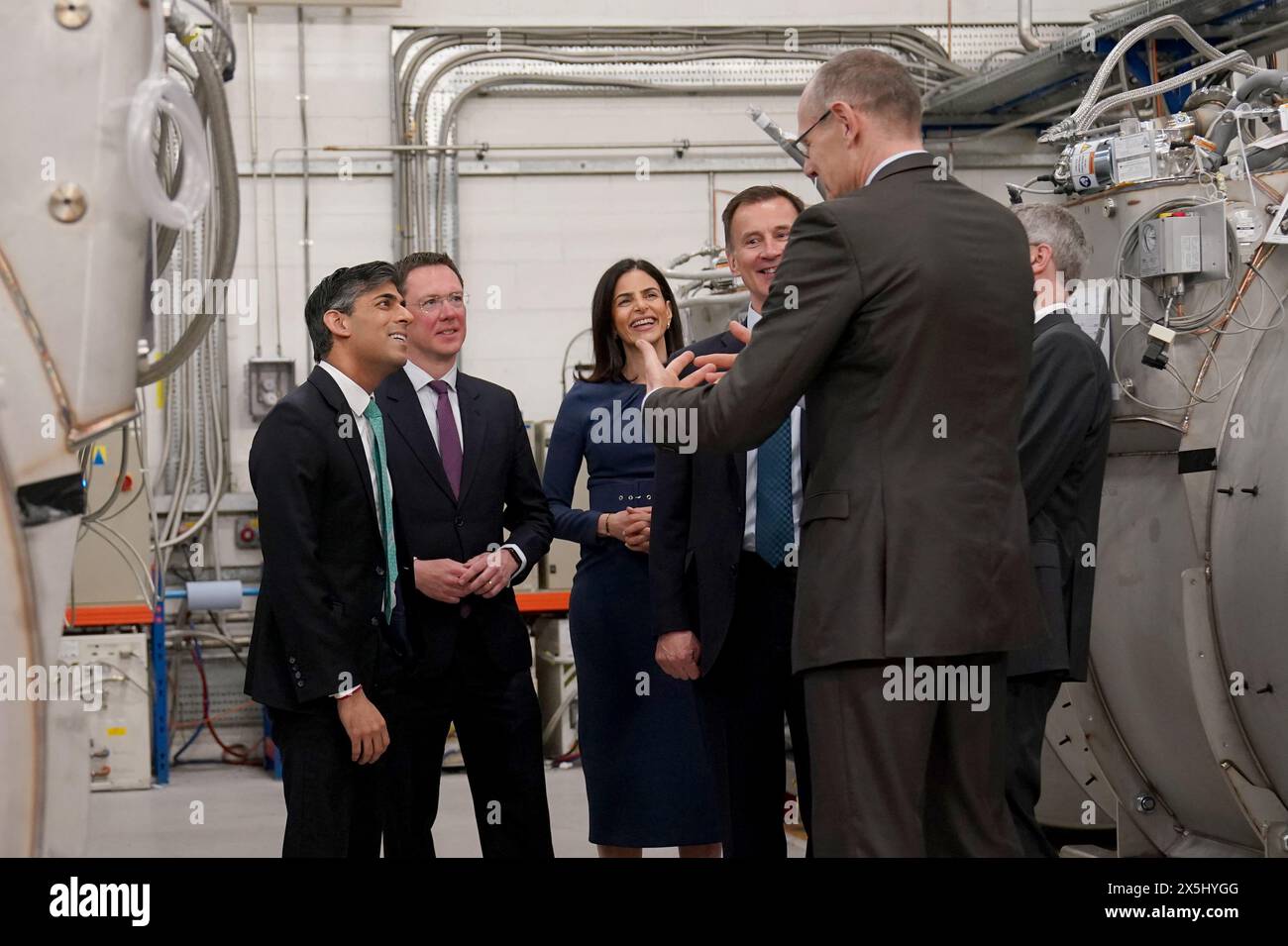 Prime Minister Rishi Sunak (left) and the Chancellor Jeremy Hunt ...