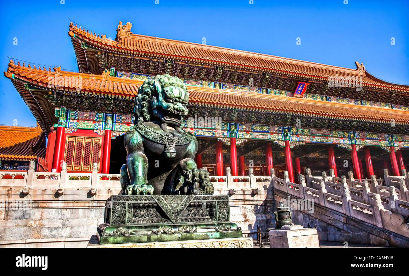 Lion statue, Tiananmen Gate, Gugong, Forbidden City, Emperor's Palace ...