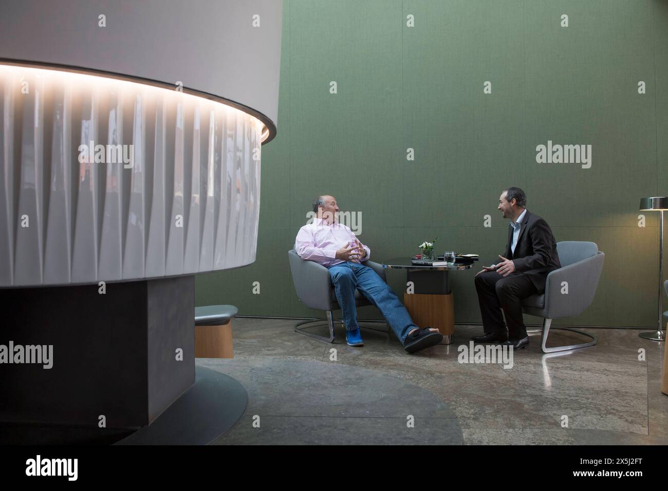 Amerikanischer whistleblower hi-res stock photography and images - Alamy