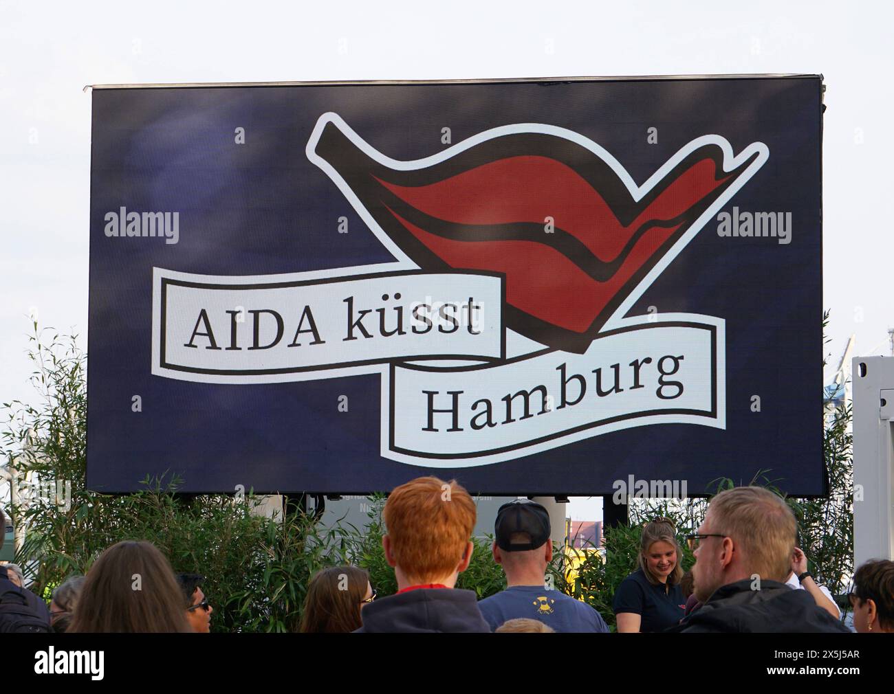 Fotos der Einlaufparade vom 835 Hamburger Hafengeburtstag vom 9. bis 12 ...