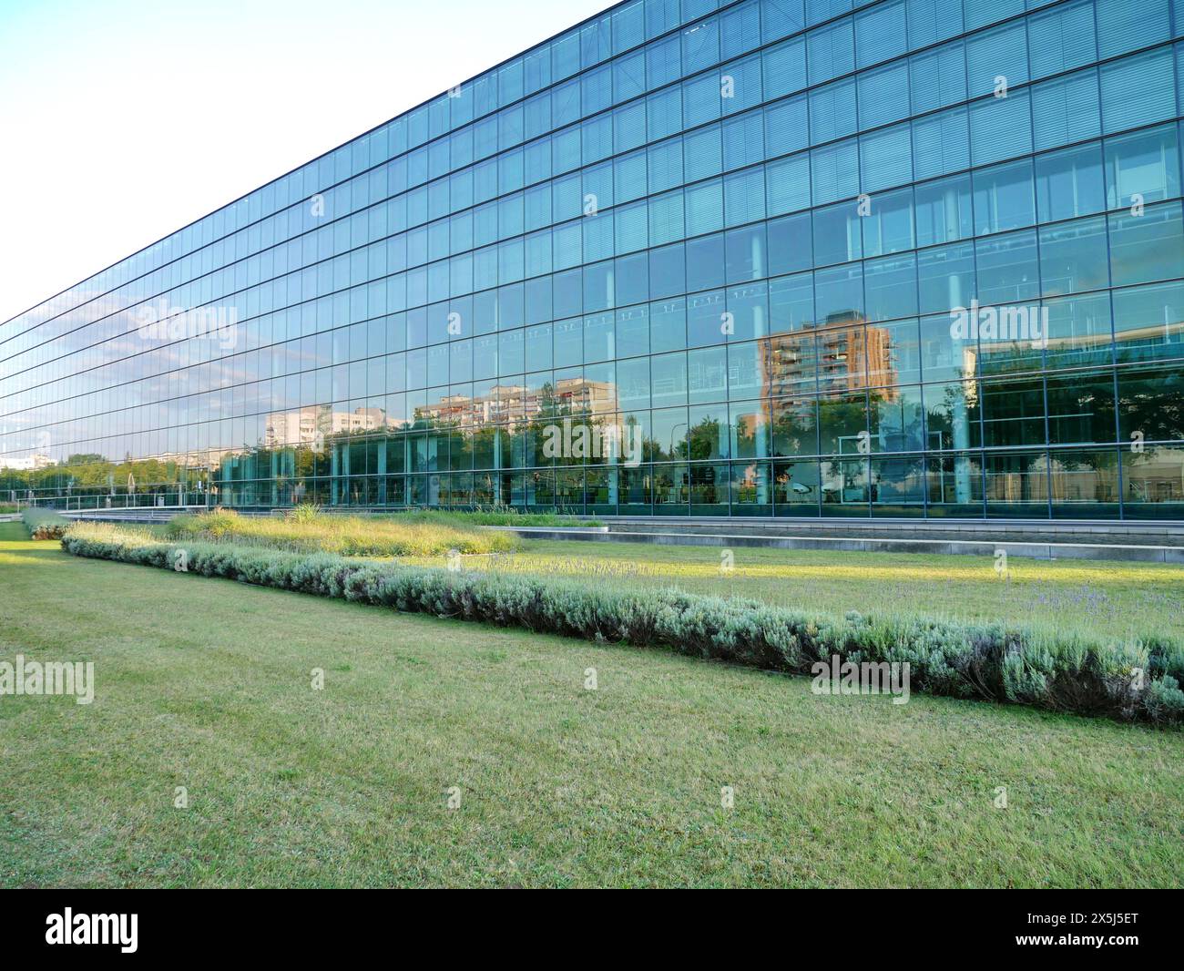 Glass Factory with an impressive reflection Stock Photo - Alamy Glass Factory with an impressive reflection Stock Photo - Alamy