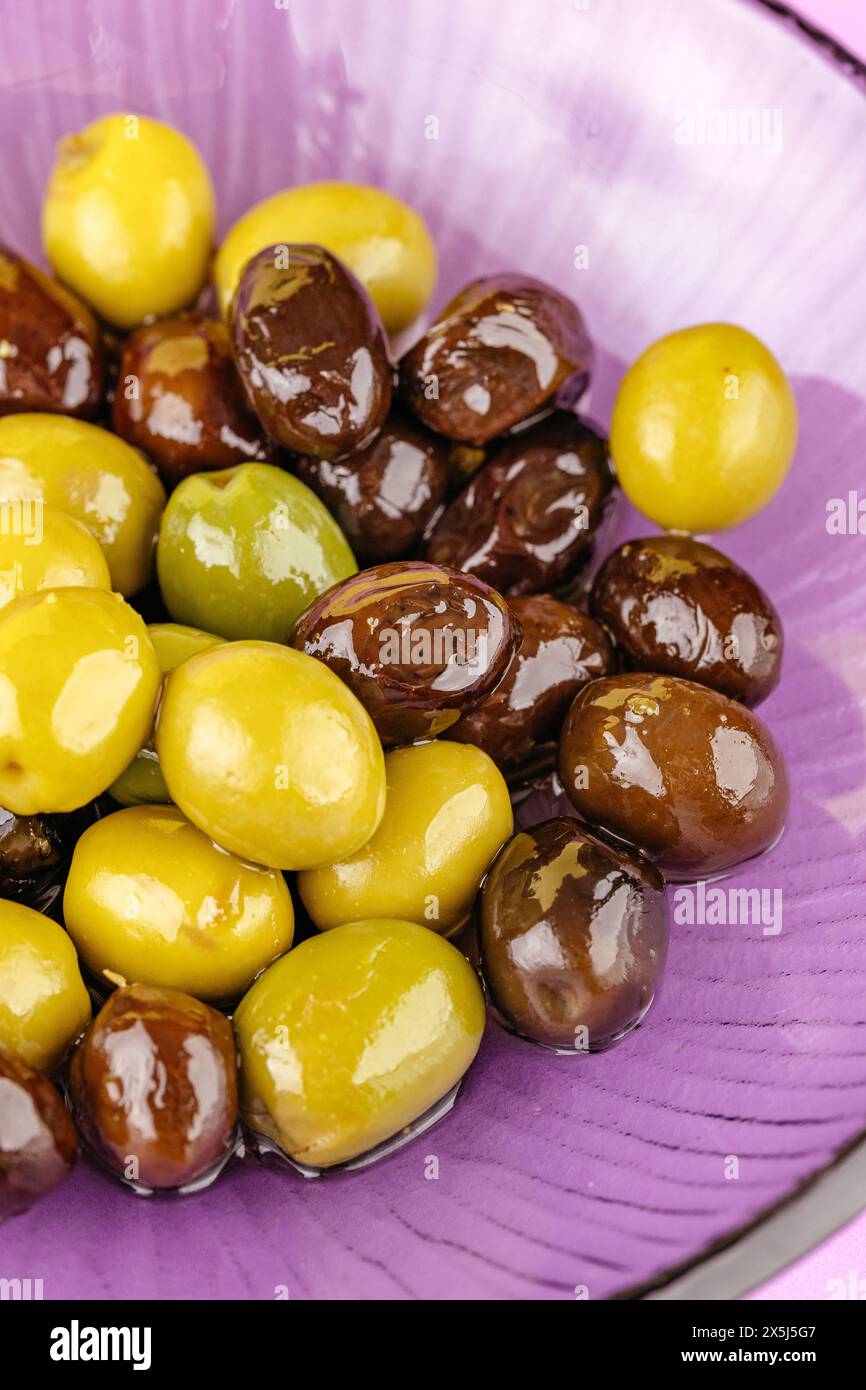 Olives in a bowl top view isolated hi-res stock photography and images ...