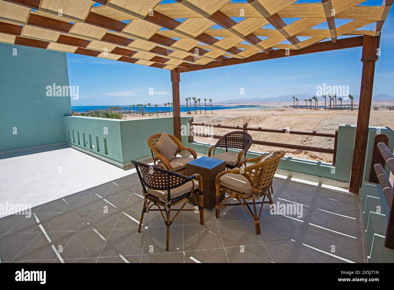 Roof terrace water hi-res stock photography and images - Alamy